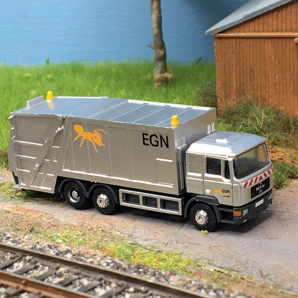 Minis : Camion Poubelle MAN F90, EGN, Gris clair | Hobby2000 - Home